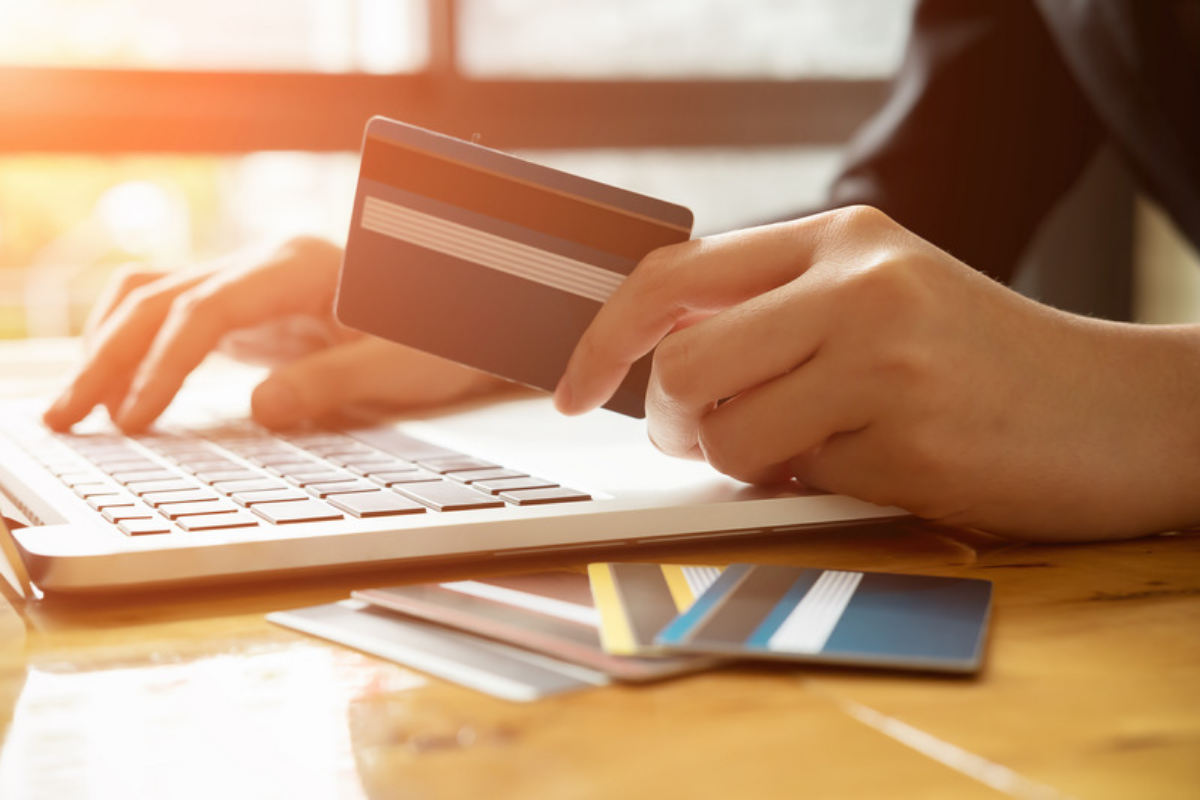 How to Protect Your Credit Score While Earning Credit Card Rewards